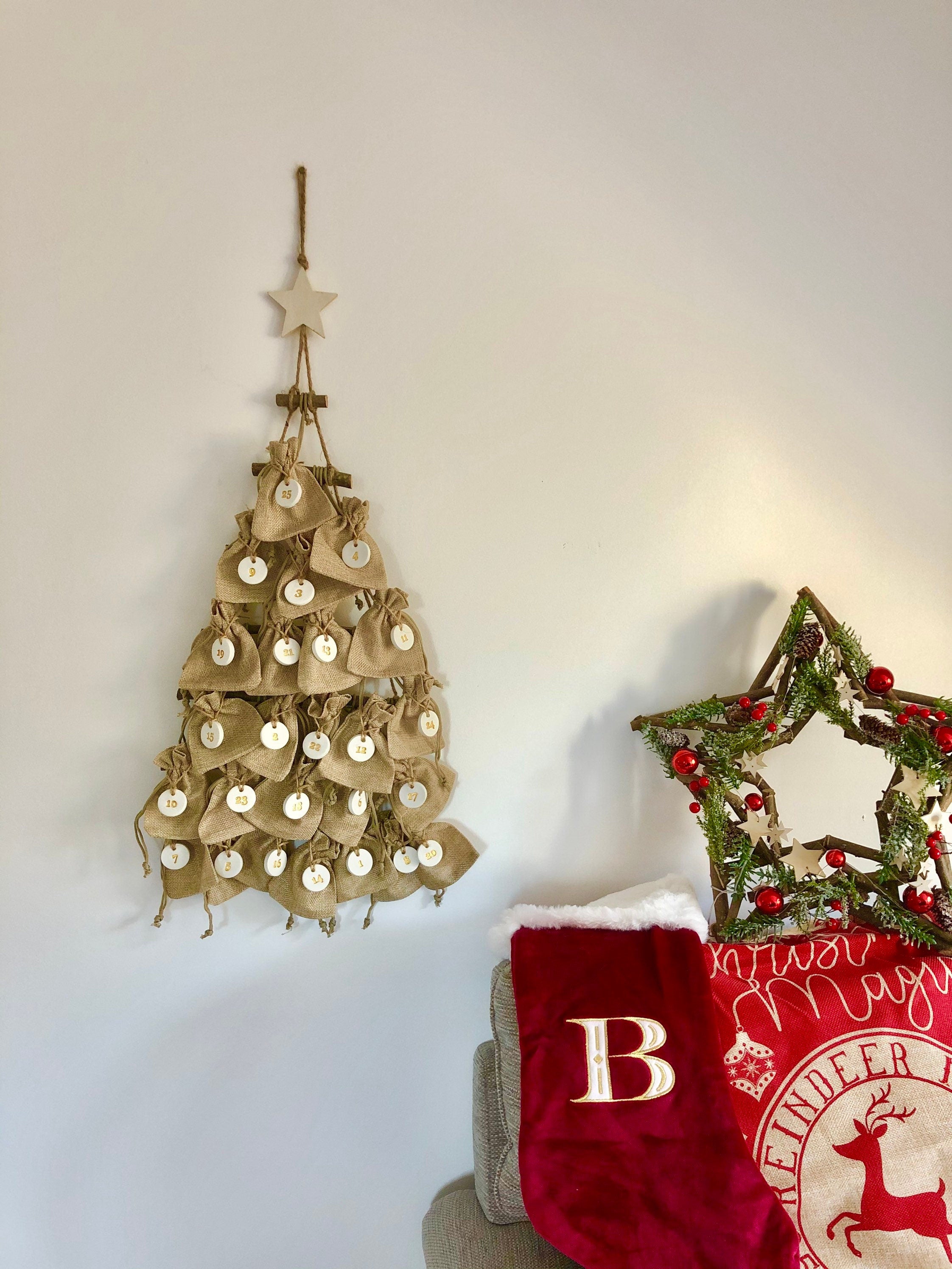 25 x Christmas Advent Calendar Ladder Tree Hanging Advent Bags, Clay T ...